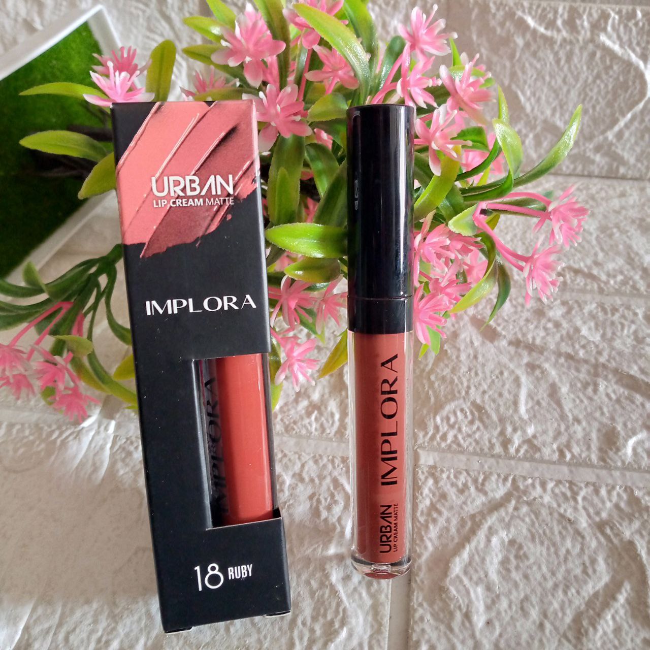 Lipcream Implora No.18 - Vievie House